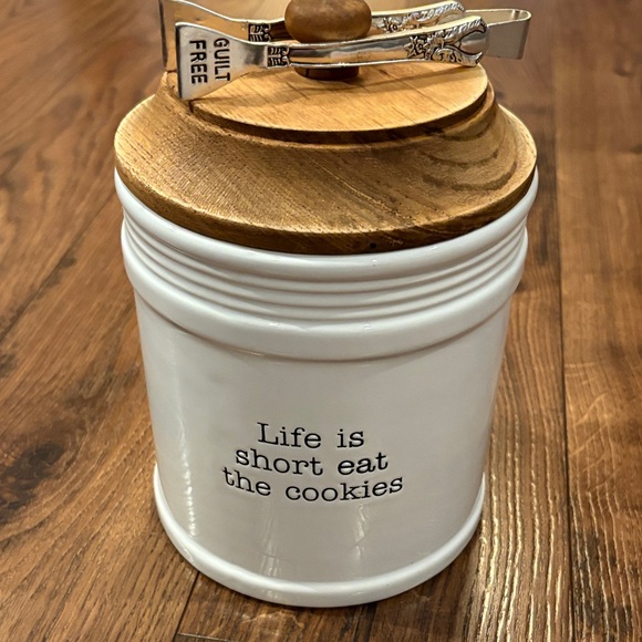 Mud Pie | Kitchen | Mud Pie White Cookie Jar With Wooden Lid | Poshmark